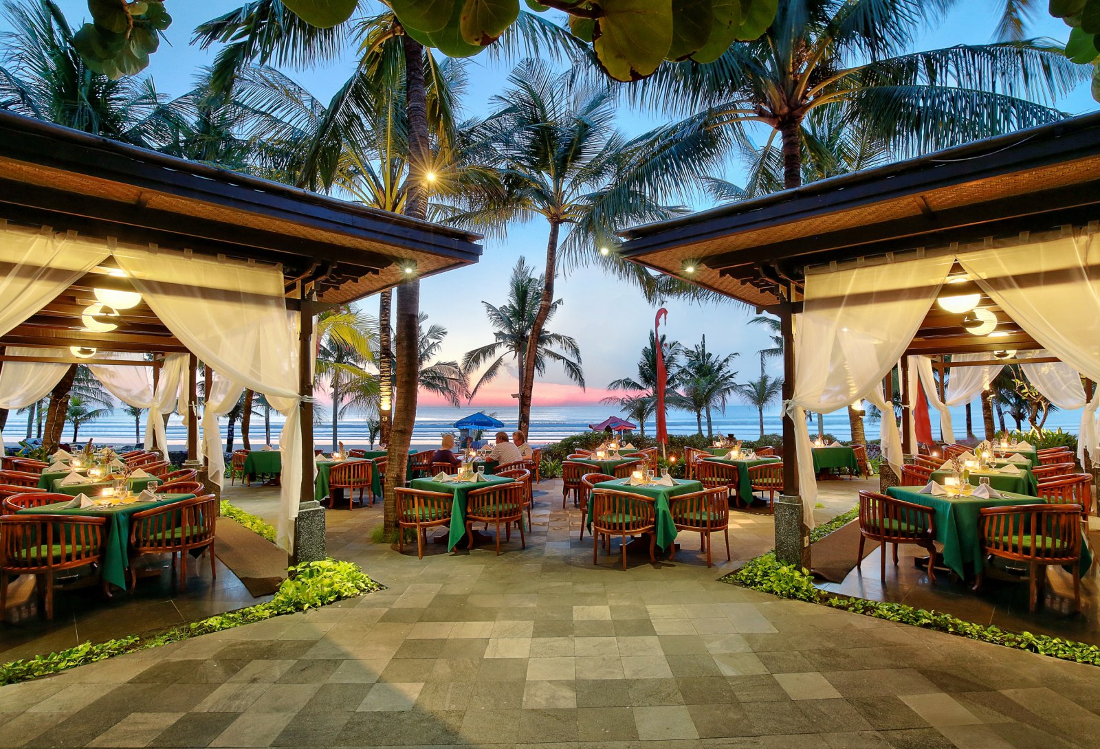 Legian Beach Hotel | Bali, Indonesië - 333travel