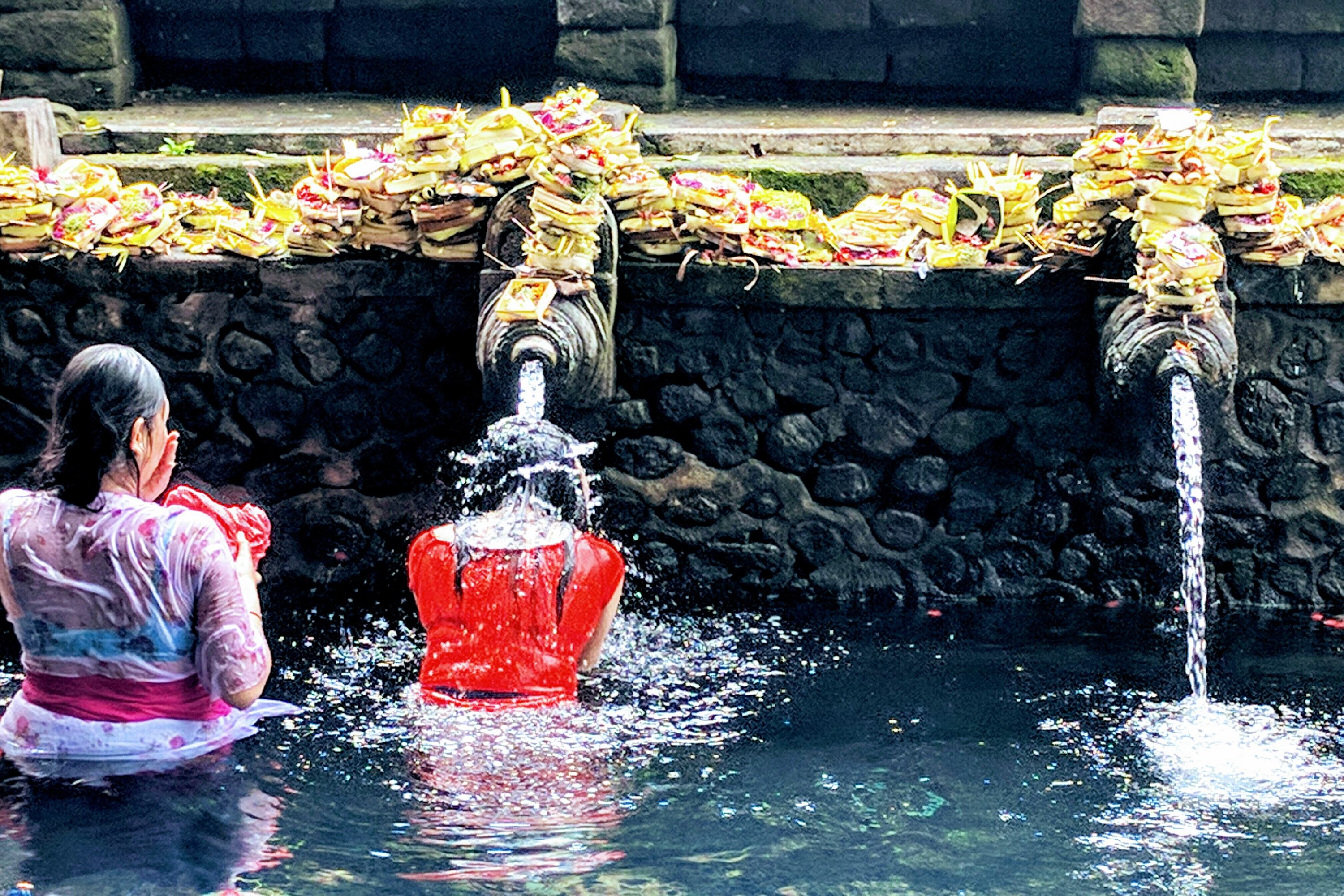 Bali Melukat ceremonie bij Tirta Empul - 333travel