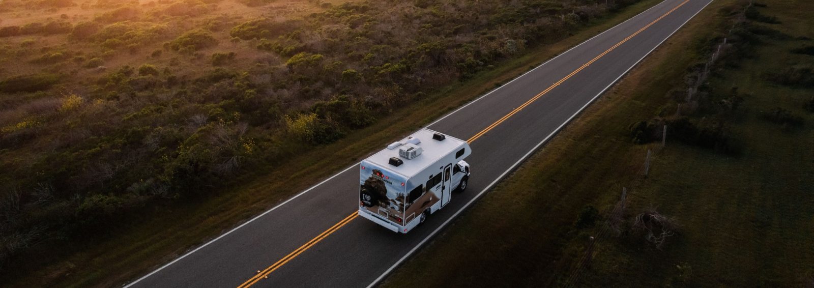 Compact Plus RV (C21) | Cruise America - 333travel